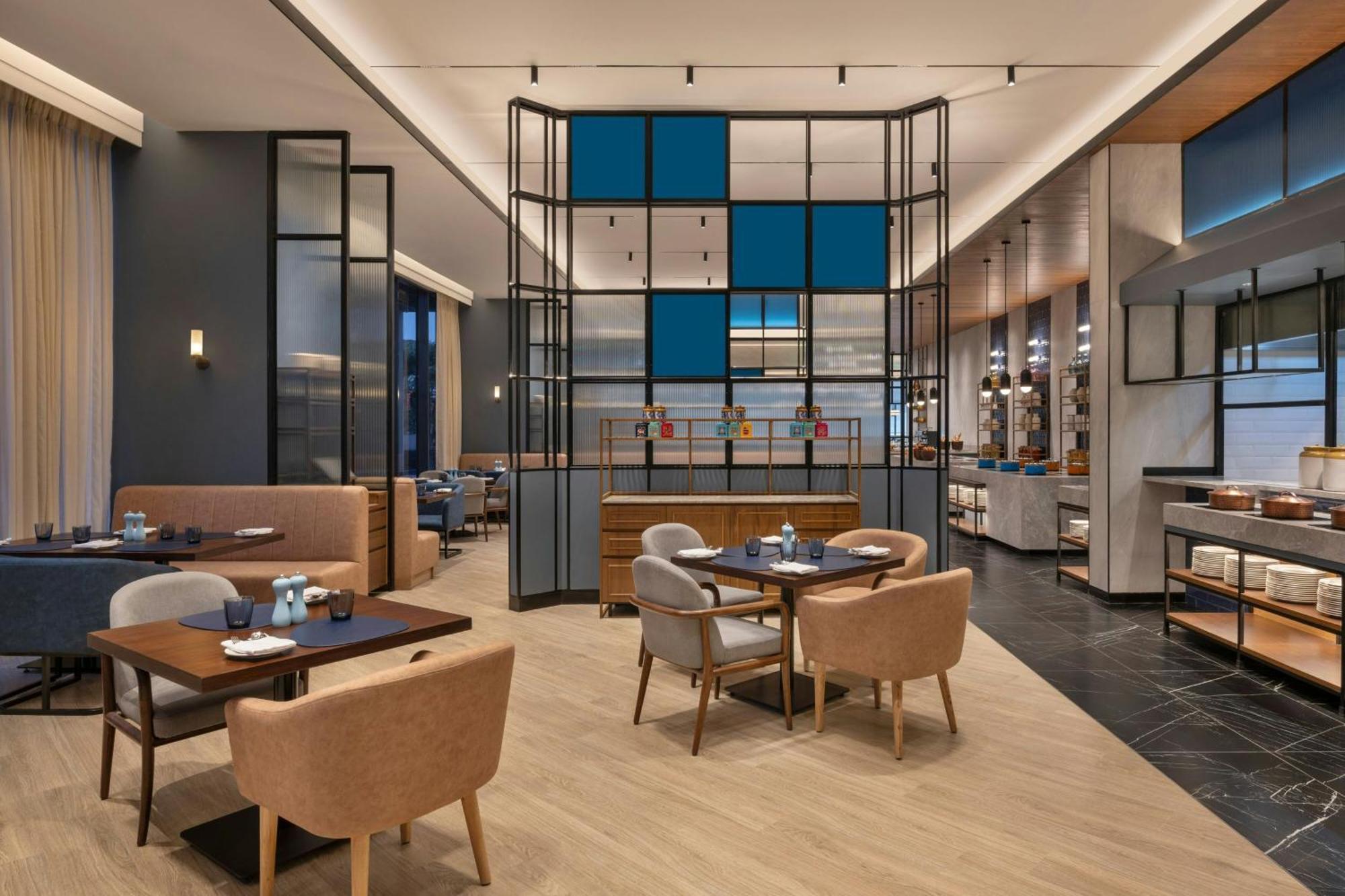 FOUR POINTS BY SHERATON CHENNAI, VELACHERY | INDIA | SEASON DEALS FROM $102